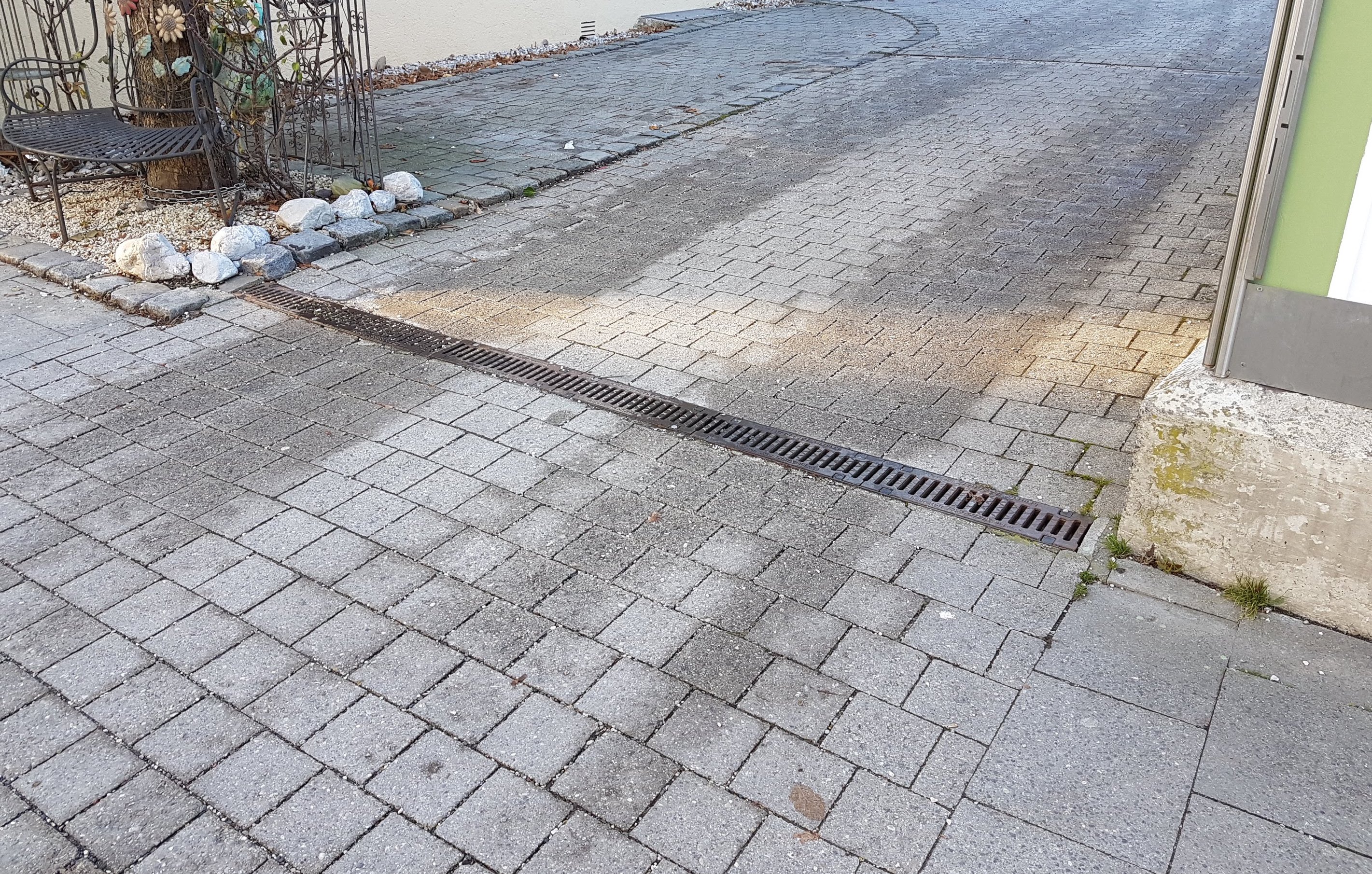 Gehweg-Beläge bis in Privatgrundstücke hinein - Tutzing - Vor-Ort News